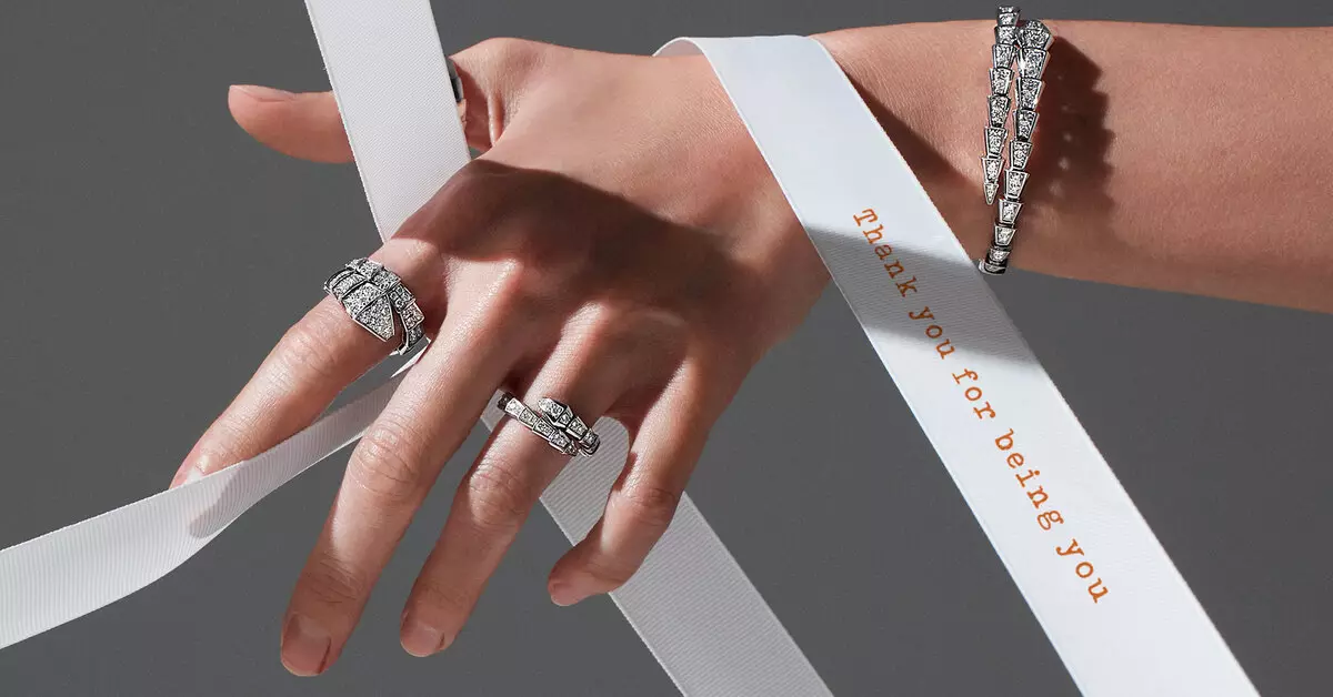 Diamants de livraison: bijoux Bvlgari à la maison