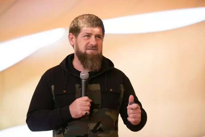 Ramzan Kadyrov dia napitinaritra niaraka tamin'i Coronavirus 8080_3