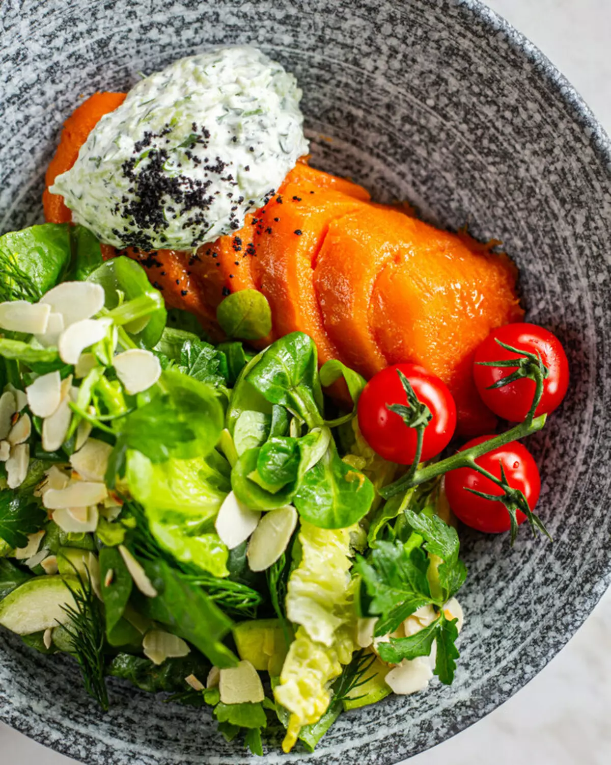 So erstellen Sie einen Salat für alle Regeln des Kopfes: 7 nützliche Rezepte 8183_2