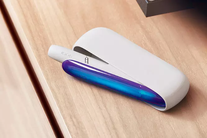 አዲስ ውስን የስብስብ IQos 3 Duos: በበጋ ስሜት ውስጥ ማዕበል ላይ 8604_3